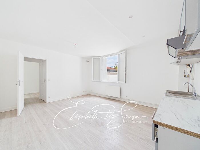 Ivry-sur-Seine, Centre-ville : Appartement 2 pièces à vendre