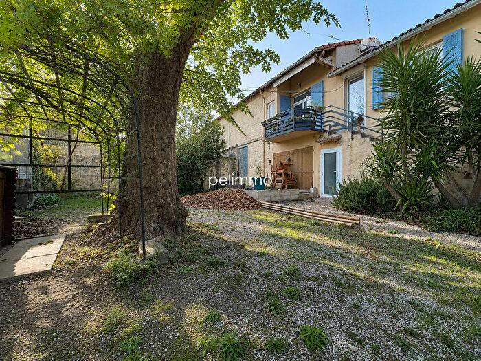 Maison 4 pièces à vendre à Eyguières