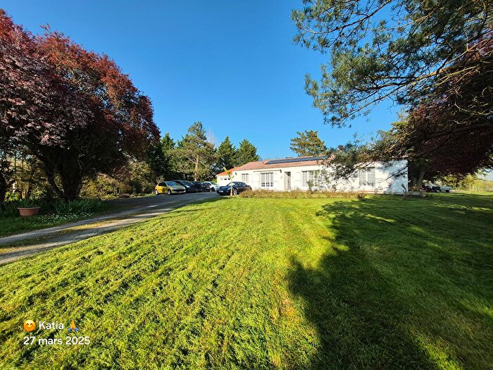 Maison à vendre - Le Perrier - 5 pièces - 4 chambres