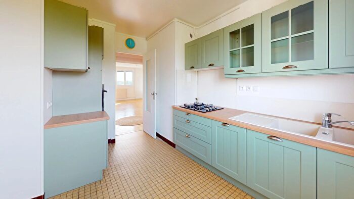 Appartement 4 pièces à Luisant, à vendre