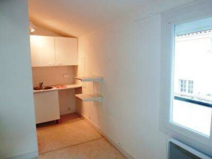 Centre Ville, Aix-en-Provence - Appartement 1 pièce à louer