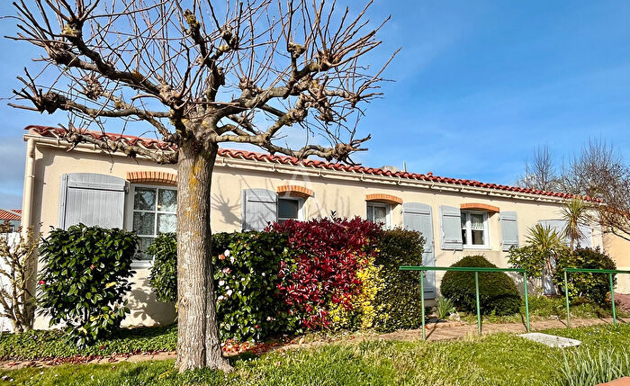 Maison 4 pièces à Le Fenouiller, à vendre