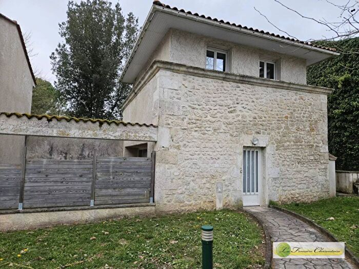 Maison à louer - Saint Ausone-Saint Martin-Saint Gelais, Angoulême - 3 pièces - 1 chambre