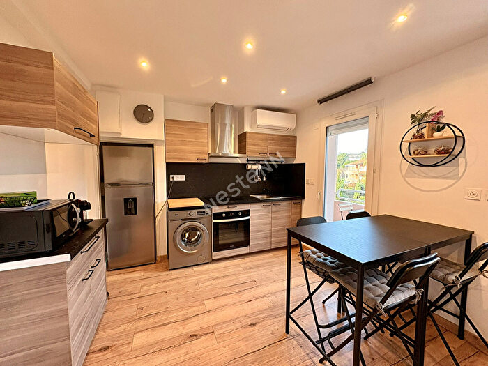 Appartement à louer - La Ciotat, Sainte-Marguerite - 2 pièces - 1 chambre