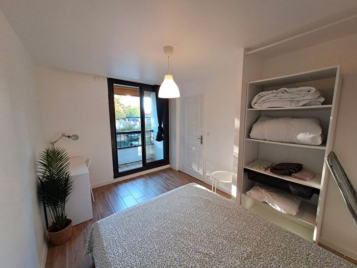 Appartement à louer - Pessac - 5 pièces - 4 chambres