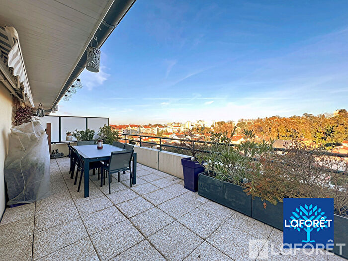 Appartement à vendre - Décines-Charpieu, Centre-ville - 4 pièces - 3 chambres