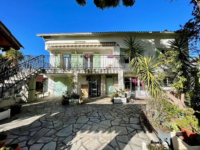 Maison à vendre - Marseille e , Château-Gombert - 7 pièces - 5 chambres