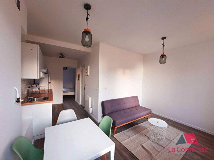 Appartement à louer - Cinq Avenues, Marseille ème arrondissement - 2 pièces - 1 chambre