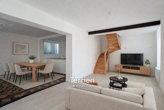 Maison à vendre - Saint-Aubin-de-Luigné - 8 pièces - 4 chambres