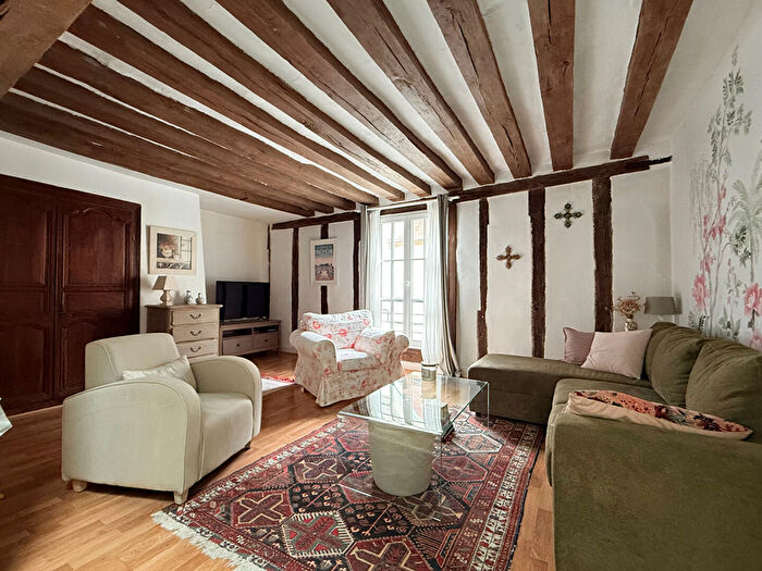 Appartement à louer - Senlis, Centre-ville - 3 pièces - 2 chambres