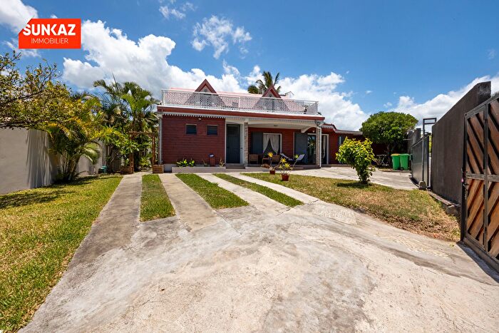Maison 9 pièces à Saint-Pierre, à vendre