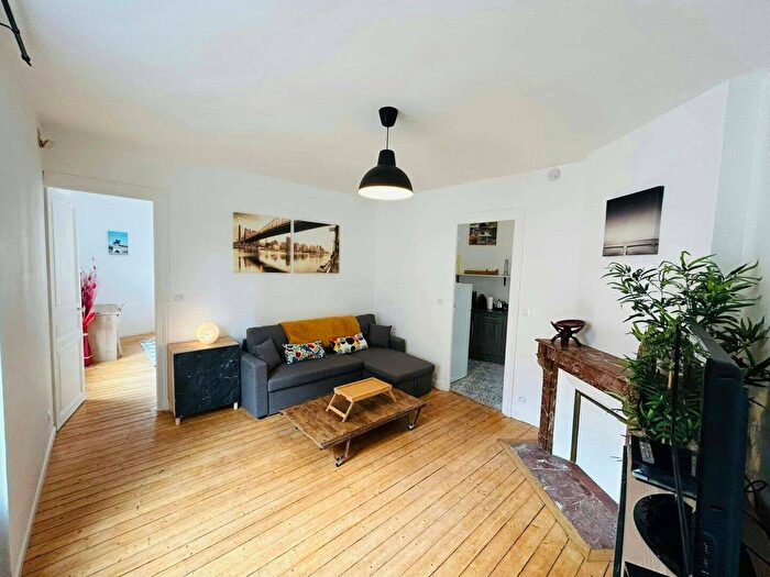 Appartement à louer - Barbâtre-Saint Remy-Verrerie, Reims - 3 pièces - 1 chambre