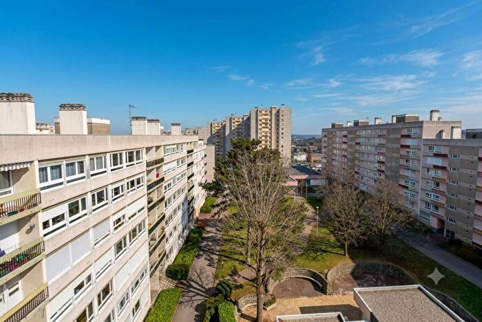 Glaciere-Jomard, Oullins-Pierre-Bénite : Appartement 2 pièces à louer
