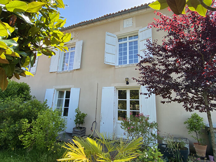 Maison 6 pièces à vendre - Angoulême, Saint-Ausone, Saint-Martin