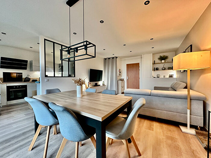 Appartement à vendre - Saint-Barthélemy-dAnjou - 3 pièces - 2 chambres