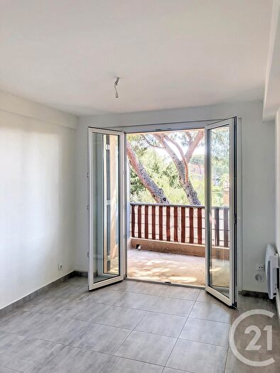 Mandelieu-la-Napoule, Les Termes : Appartement 1 pièce à louer