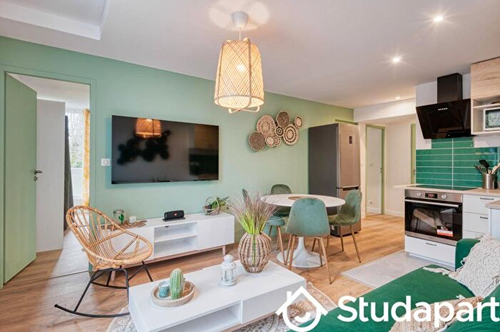 Appartement à louer - Barriere du Medoc, Le Bouscat - 1 pièce - 3 chambres