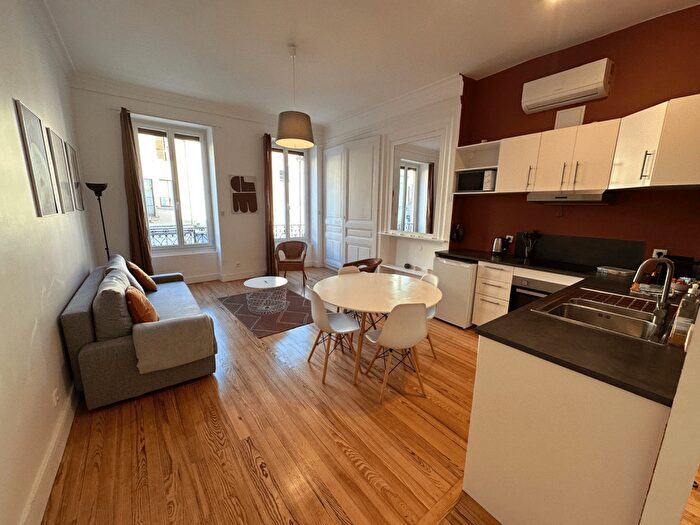 Appartement 3 pièces à centre Ville-La Chartonnière-La Barre, Villefranche-sur-Saône, à louer