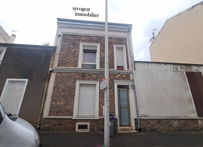 Maison à vendre - Noisy-le-Sec, Centre-ville, Mairie - 6 pièces - 3 chambres