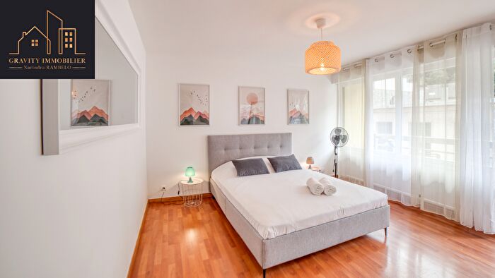 Appartement à louer - Cluses, Centre-ville - 1 pièce