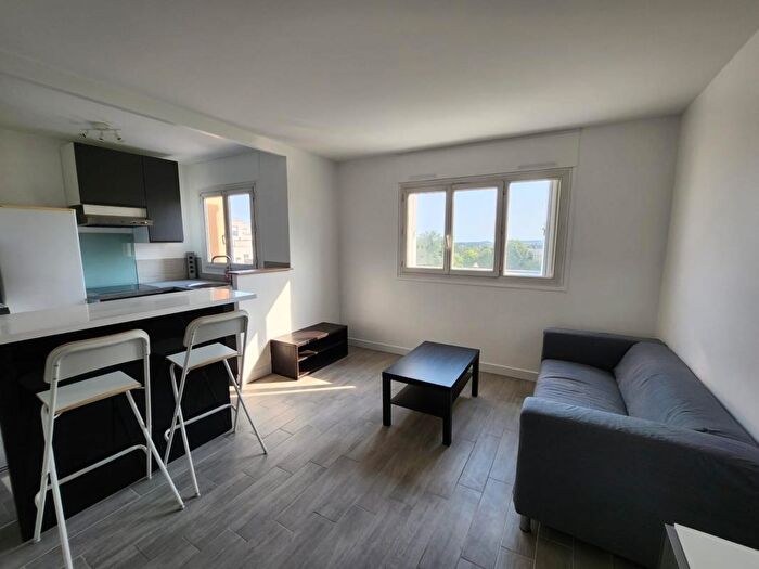 Chilly-Mazarin, Nord : Appartement 2 pièces à vendre