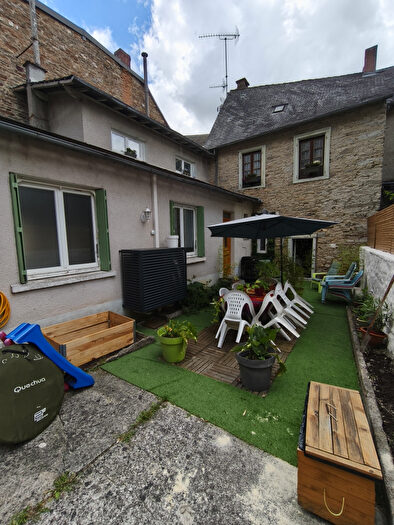 Maison à vendre - Coussac-Bonneval - 5 pièces - 4 chambres