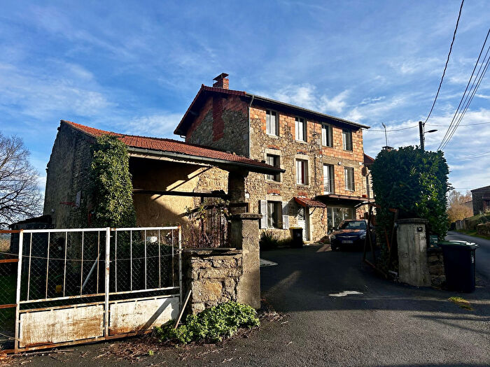 Maison à vendre - Saint-Jean-des-Ollières - 7 pièces - 5 chambres