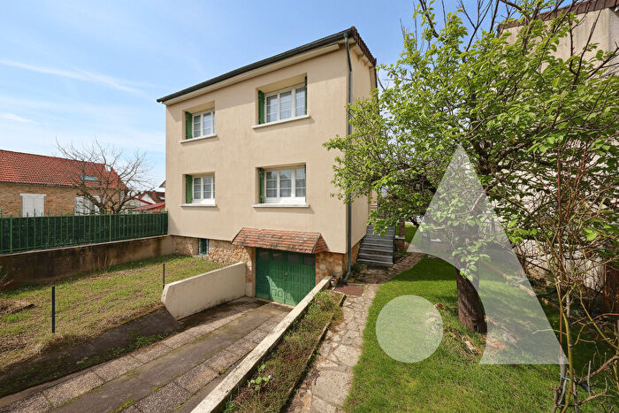 Maison à vendre - Corbeil-Essonnes, Montconseil - 8 pièces - 6 chambres