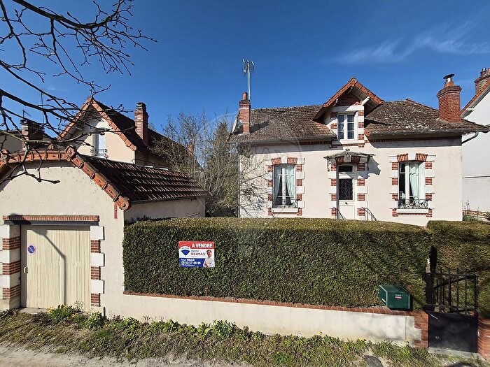 Maison à vendre - Cosne-Cours-sur-Loire - 6 pièces - 4 chambres