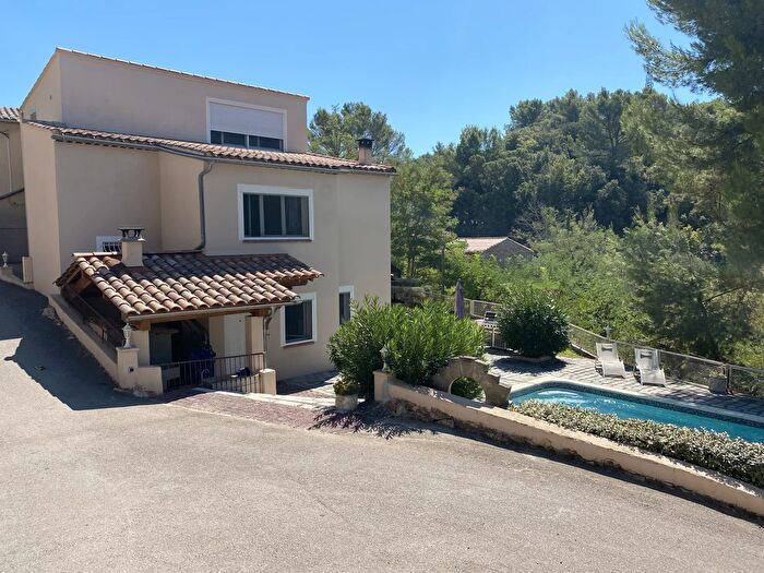 Maison à vendre - Auriol - 6 pièces - 4 chambres