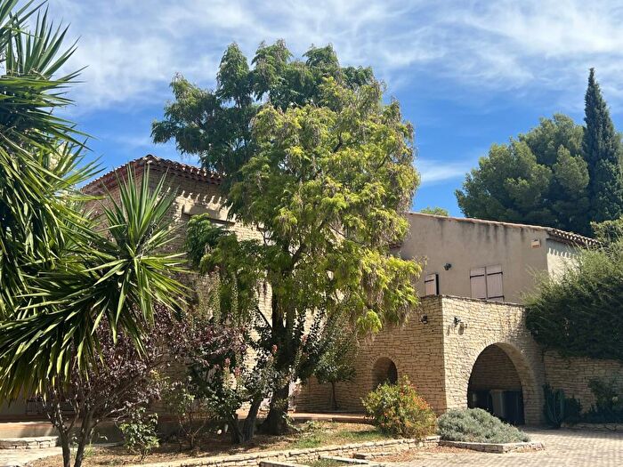 Maison à vendre - Saint-Mitre-les-Remparts - 7 pièces - 3 chambres