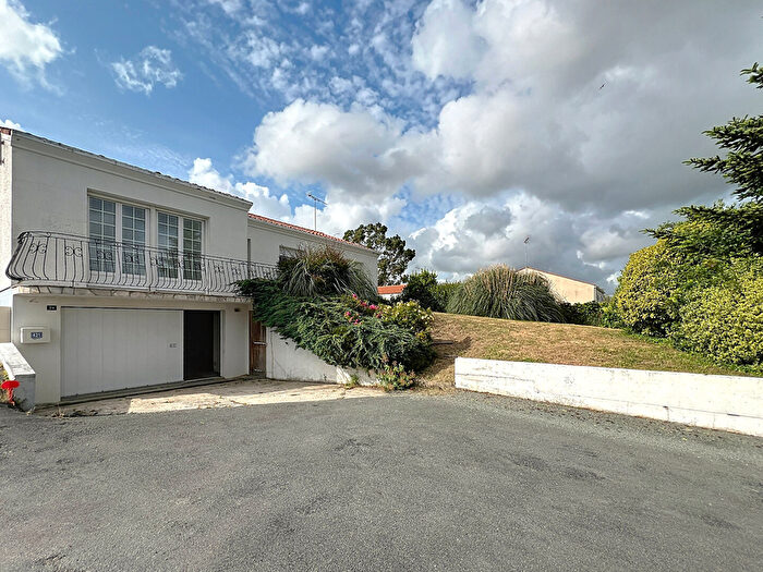 Maison à vendre - La Garnache - 6 pièces - 3 chambres