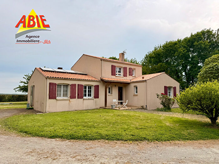 Maison 7 pièces à vendre à Petosse
