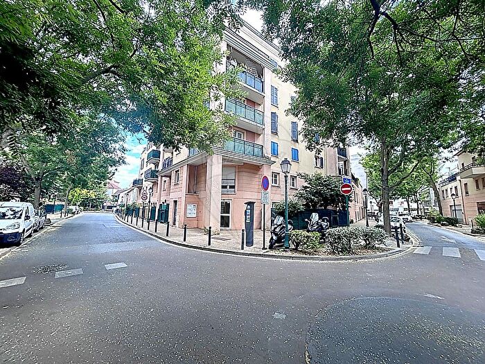 Villeneuve-la-Garenne, Nord : Appartement 3 pièces à louer