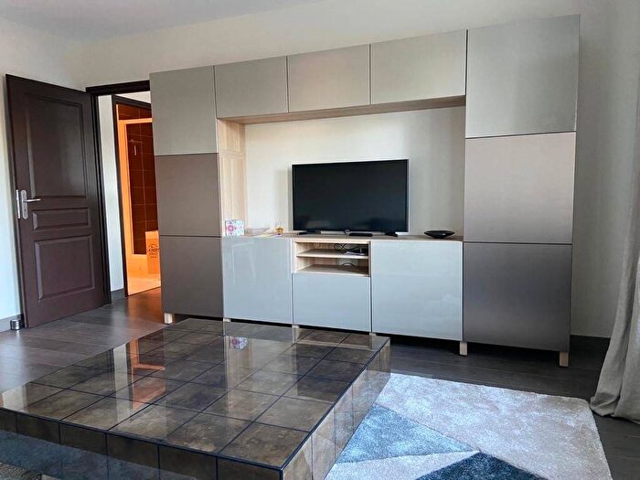 Appartement à louer - Place Louis XIV, Saint-Germain-en-Laye - 2 pièces - 1 chambre