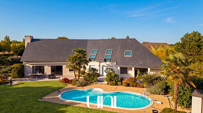 Biéville-Beuville : Maison 8 pièces à vendre