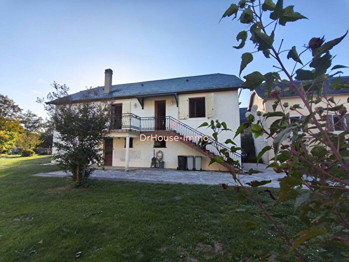 Ogeu-les-Bains : Maison 10 pièces à vendre