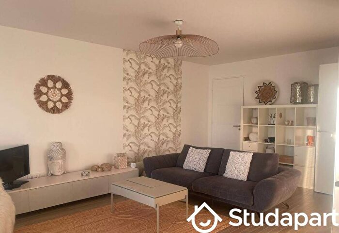 Appartement à louer - Plateau-Mont Valérien, Rueil-Malmaison - 1 pièce - 1 chambre