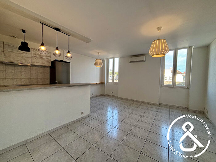 Appartement à louer - Castres, Faubourg Nord - 3 pièces - 2 chambres