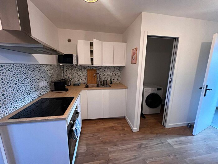 Centre Nord, Oullins-Pierre-Bénite : Appartement 2 pièces à louer