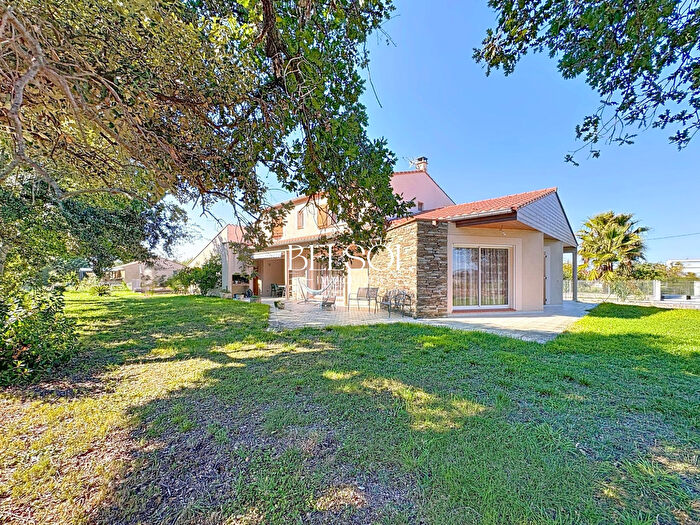 Maison à vendre - Saint-André - 7 pièces - 6 chambres