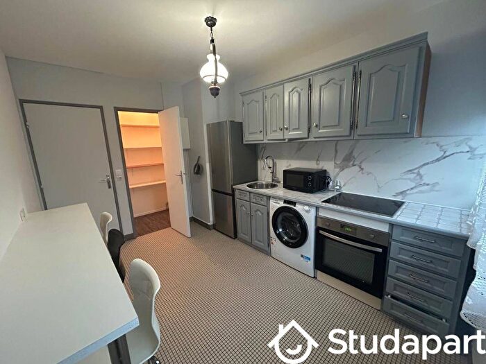 Les Louvrais, Pontoise - Appartement 1 pièce à louer
