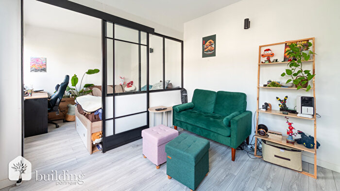 Courbevoie, Bécon : Appartement 2 pièces à vendre