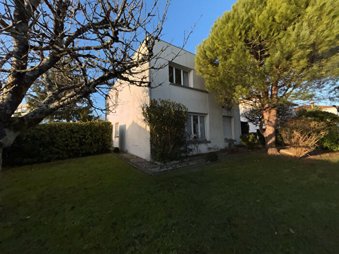 Maison à vendre - Saintes, Bellevue, La Grange, Les Boiffiers - 5 pièces - 4 chambres