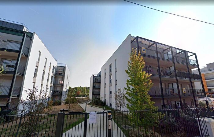 Appartement à louer - Rive de Seine Sud Est, Melun - 4 pièces - 3 chambres