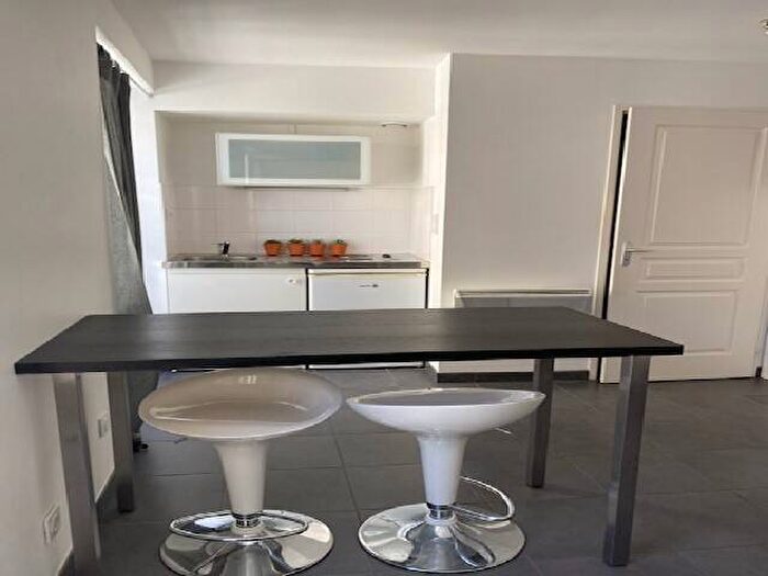 Appartement à louer - Hyper Centre-Vieille Ville, Saint-Étienne - 1 pièce