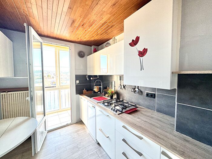 Appartement à vendre - Marseille e , Bon Secours - 3 pièces - 2 chambres