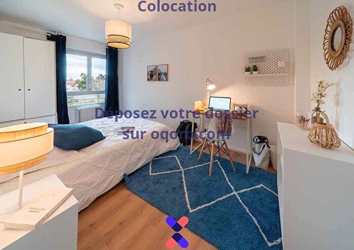 Appartement à louer - Les Genêts-Le Vinatier-Le Lessivas, Bron - 6 pièces - 5 chambres