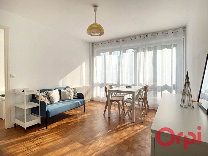 Faulotte, Châtenay-Malabry : Appartement 2 pièces à louer