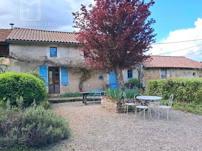 Maison 5 pièces à vendre à Saint-Front-la-Rivière